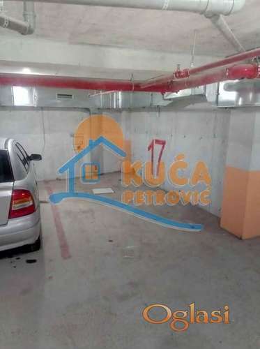 Izdaje se garažno mesto u naselju Vagres city, 12m2!