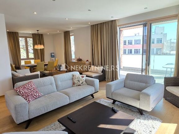 Bright and spacious apartment within walking distance of the International School of Belgrade.