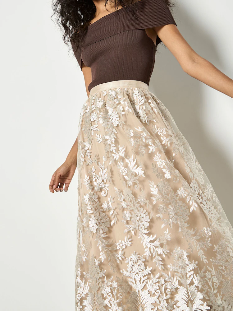 Apricot Shimmer Mesh Cvetni uzorak Embroidered Midi Suknja