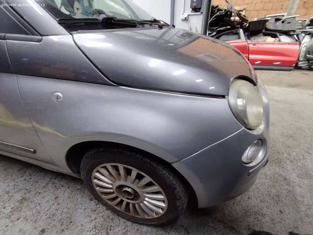 FIAT 500 DESNO KRILO SIVO ORIGINALNI DELOVI MOGUCA UGRADNJA