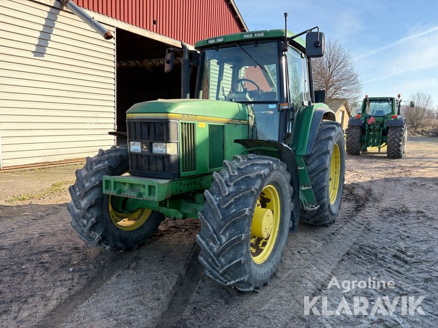 Prodaje se John Deere 6900 traktor točkaš na aukciji