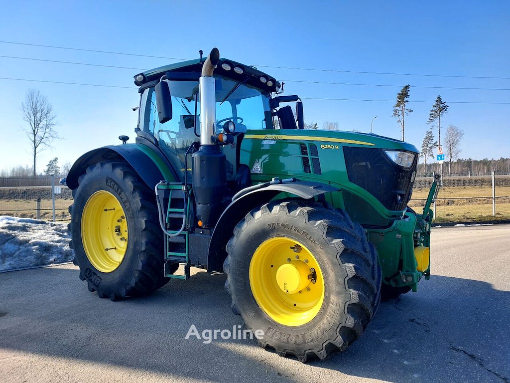John Deere 6250R traktor točkaš