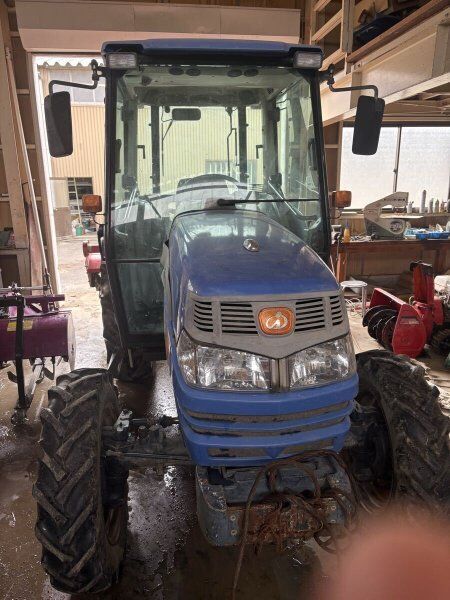 Iseki TRACTOR(ISEKI) traktor točkaš