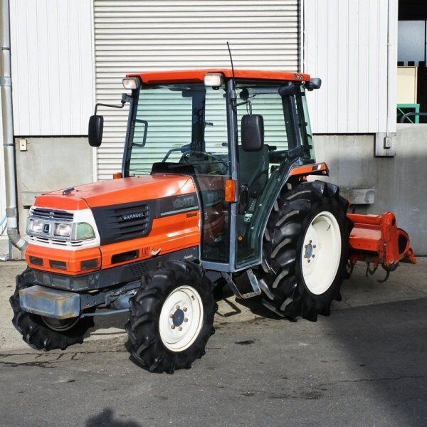 Kubota TRACTOR(Kubota) traktor točkaš