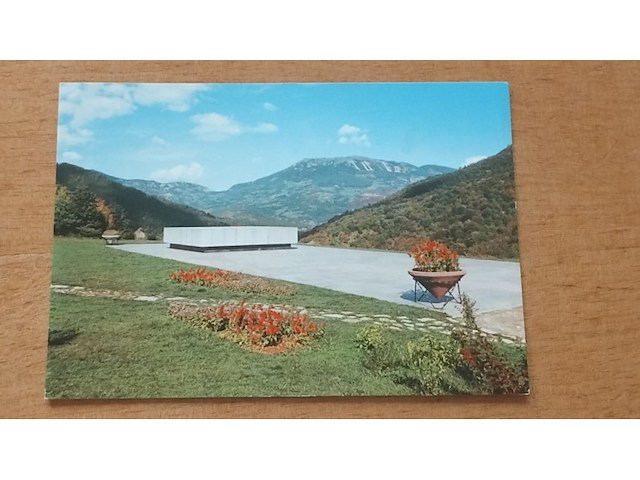 Sutjeska - Spomenik - Spomen Kosturnica - Čista