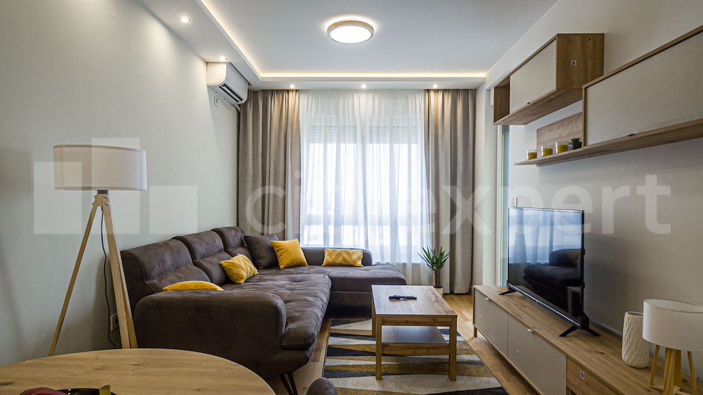 Stan Izdavanje Novi Sad Bez skrivenih troškova - 42m², Bulevar Jovana Dučića, Novi Sad - 450€