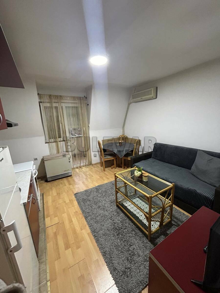 Jednoiposoban stan, Niš - Palilula | Izdavanje · 32m² · 250€