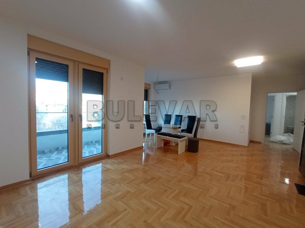 Trosoban stan, Niš - Čair | Izdavanje · 75m² · 680€