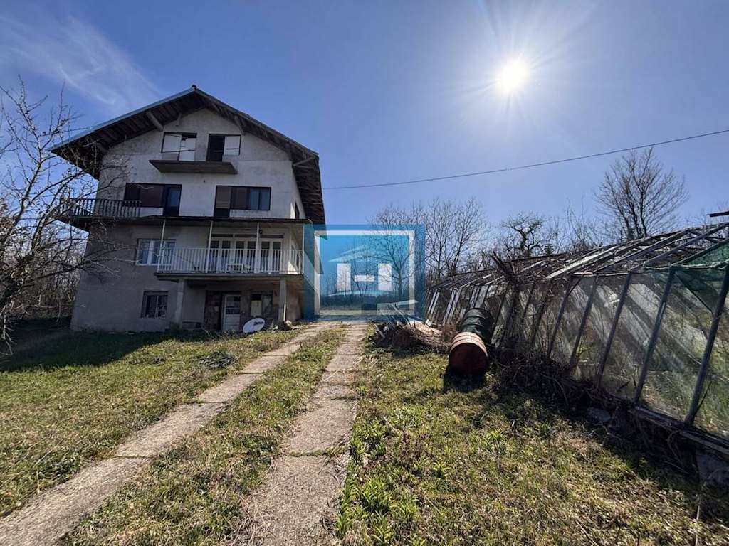 Kuća, Jagodina - Šantarovac | Prodaja · 360m² · 50.000€