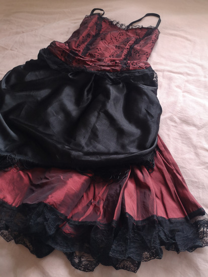 Gothic bordo crna haljina