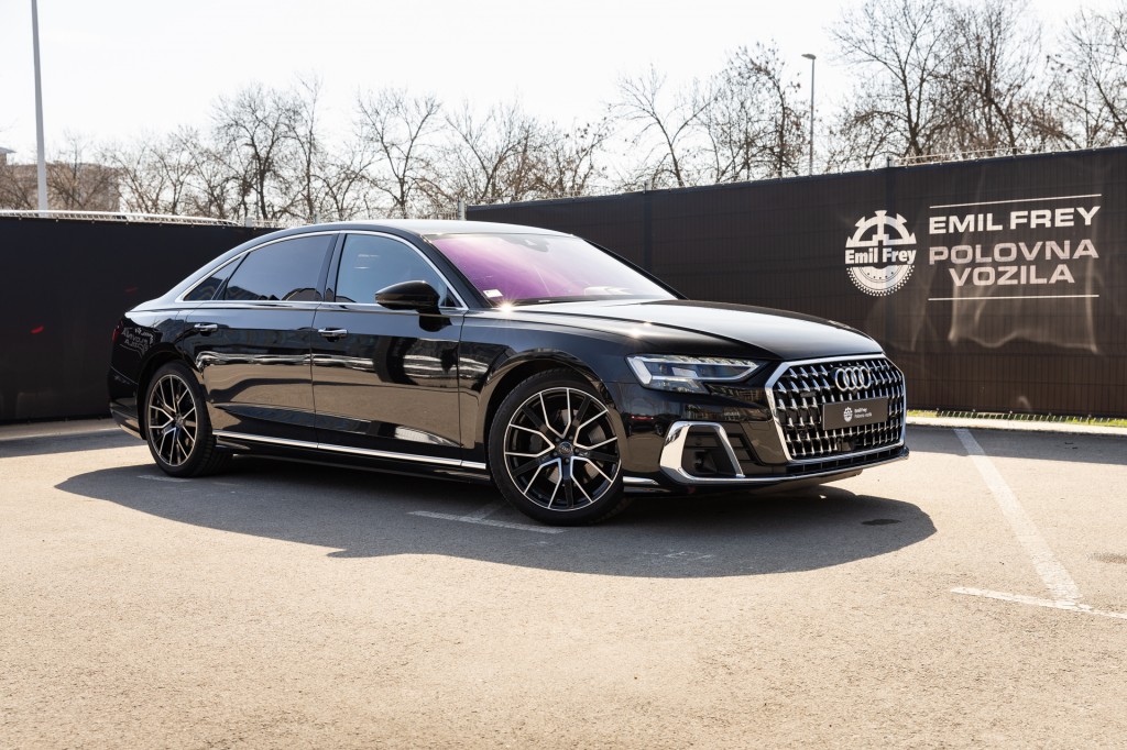 AUDI A8