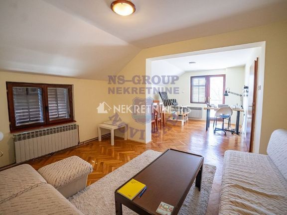 Fantastična spratna kuća u Futogu