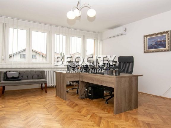 Voždovac, Medaković 2, Radovana Simića Cige, 2.5, 72m2, 195000EUR