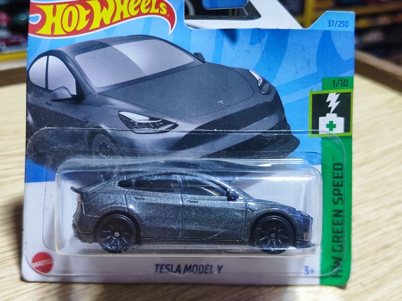 Tesla Modely