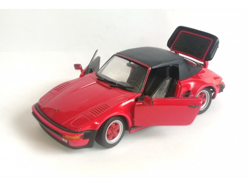 Revell Porsche 930 Turbo 1:18