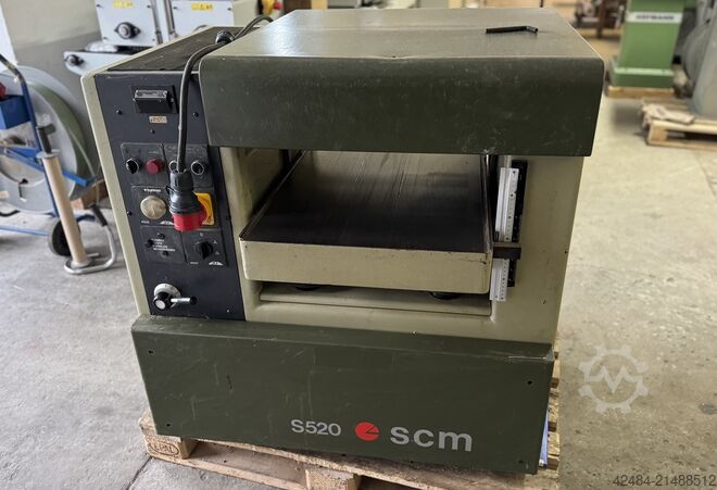 Debela mašina
SCM S520