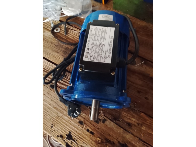 novi elektro motor 3,8kv 2850 obrtaja