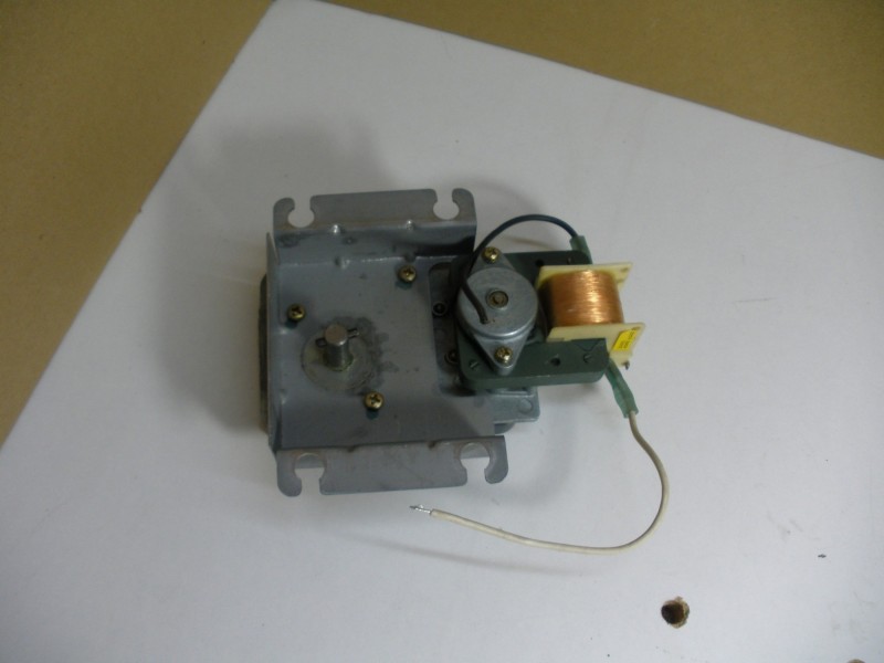 El motor sa reduktorom 220v 20w 5rpm