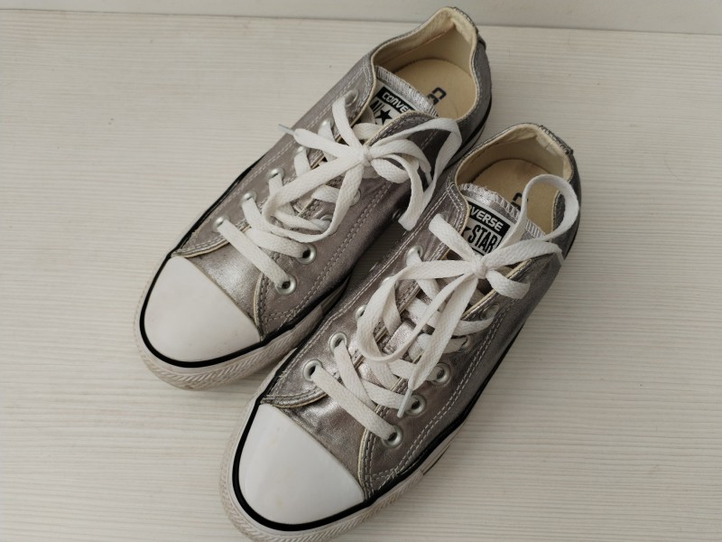 CONVERSE SREBRNE STARKE (24.5 cm)