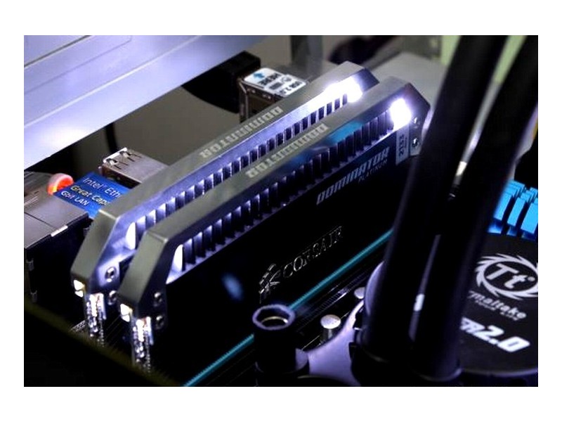 Corsair Dominator Platinum 16GB (2x8GB) DDR3 2133MHz