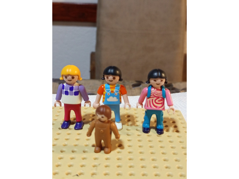 3. Playmobil figurice