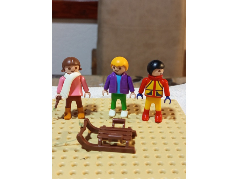 5. Playmobil figurice