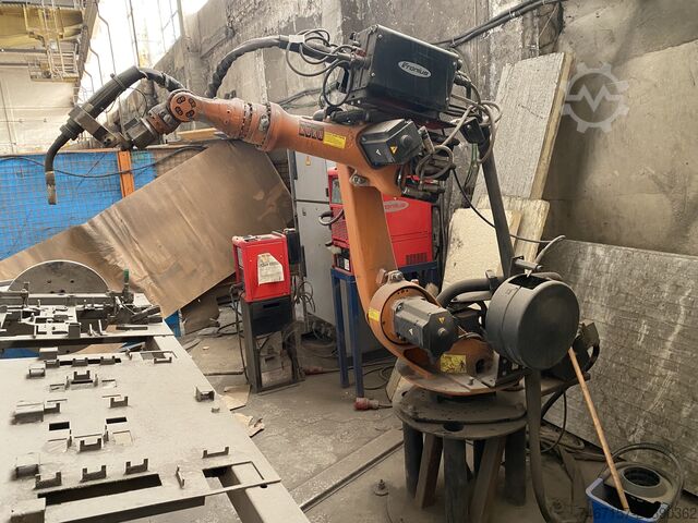 KUKA roboti + KPF3-V2H500 rotacioni sto
KUKA KR 6 ARC