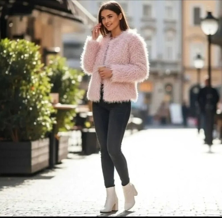 Ženska jakna od veštačkog krzna – pastelno roze - Model: kratka