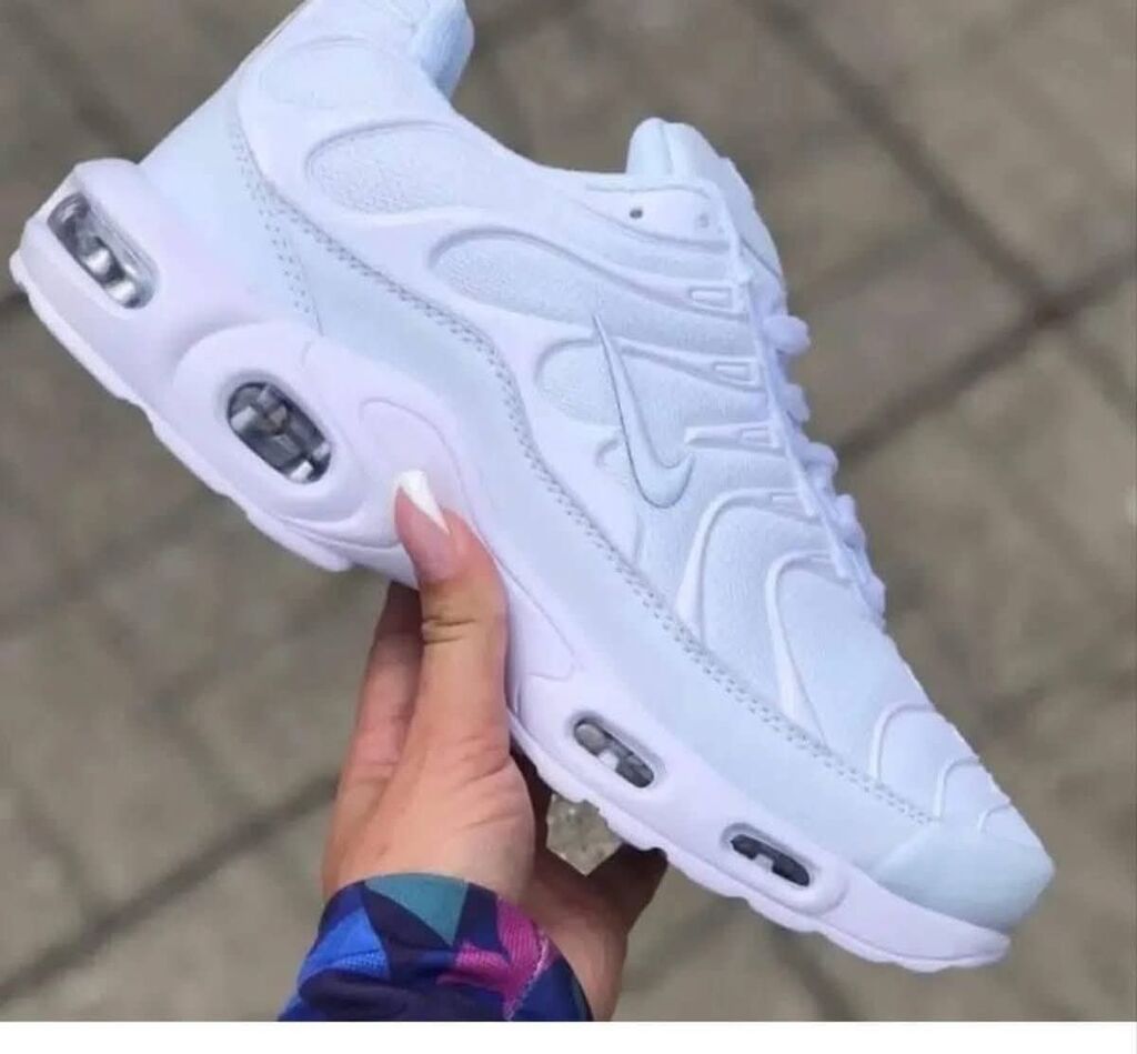 Nike Air Max Plus (TN) patike – više boja i dezena Dostupne veličine