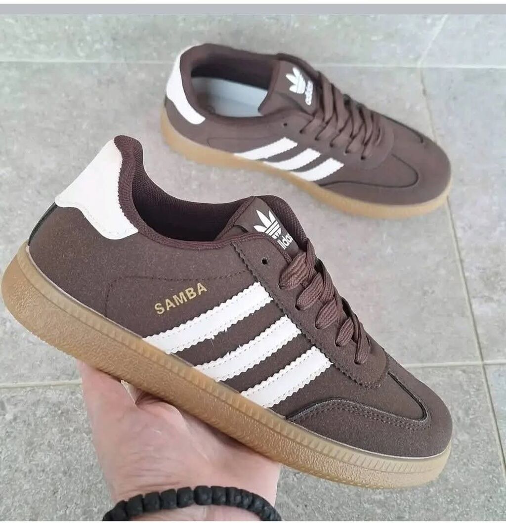 Adidas Samba patike – klasičan model sa gumenim đonom   3,499 dinara -