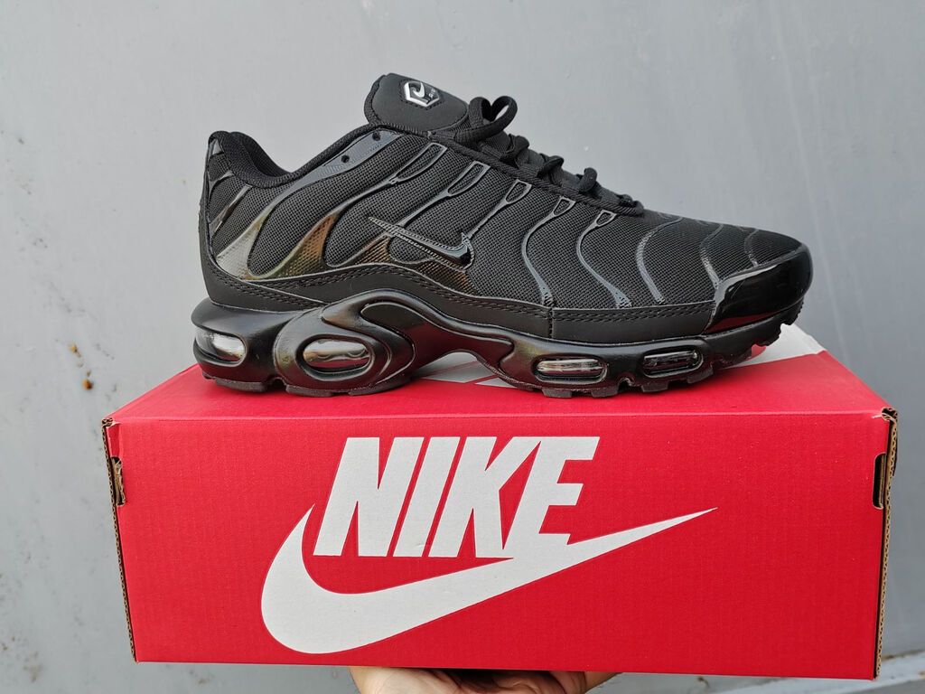 Nike air max tn triple black patike A klasa NOVO Novo Brojevi 36 do