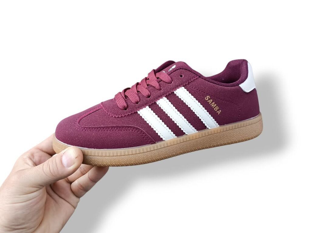 Adidas Samba patike – klasičan model sa gumenim đonom i