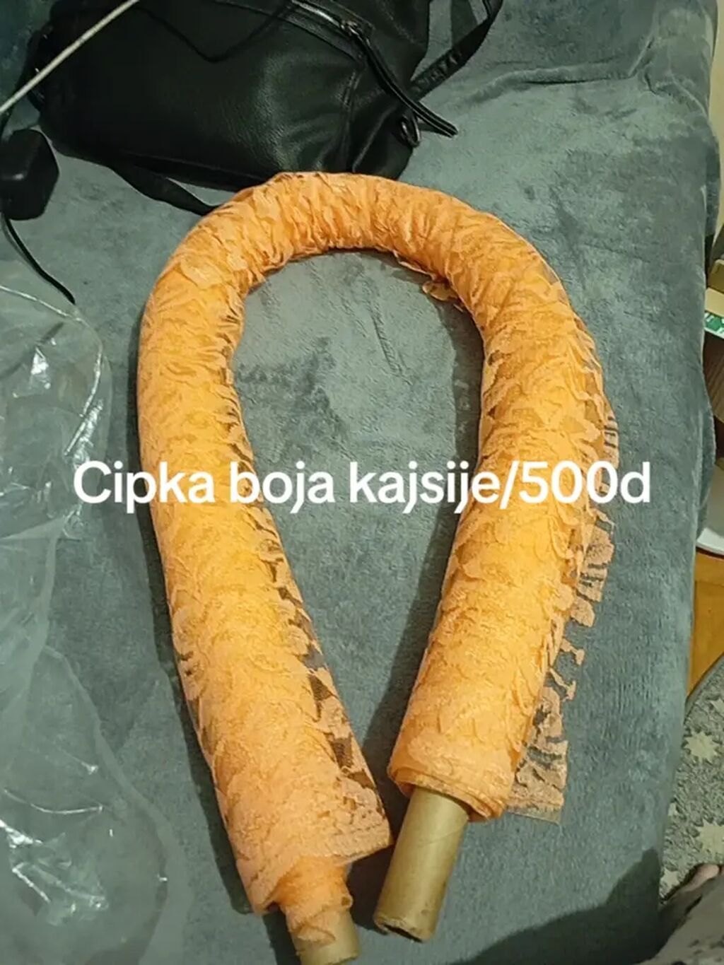 Tuba cipke boja kajsije