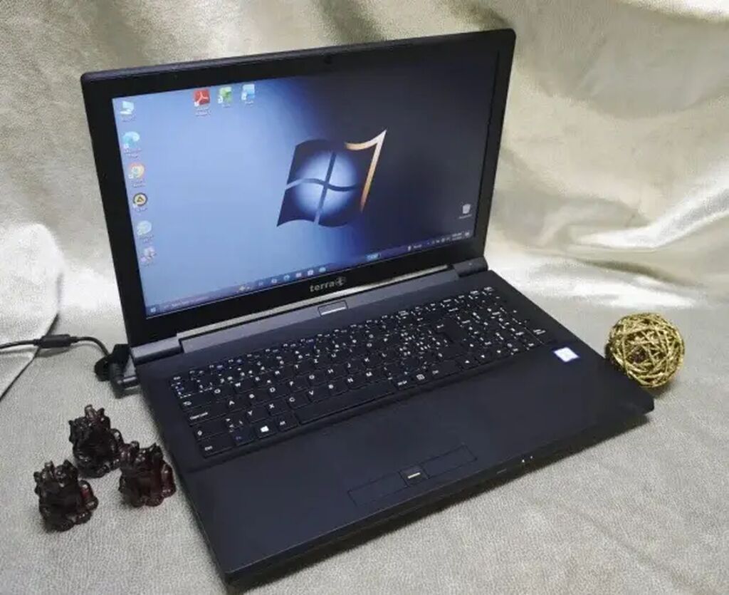 Laptop Terra i5-7600T Odlican laptop Terra 1542K lepo ocuvan