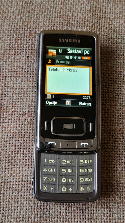 Samsung SGH-G800 klizni telefon sa naglaskom na kameru - 5 MP kamera