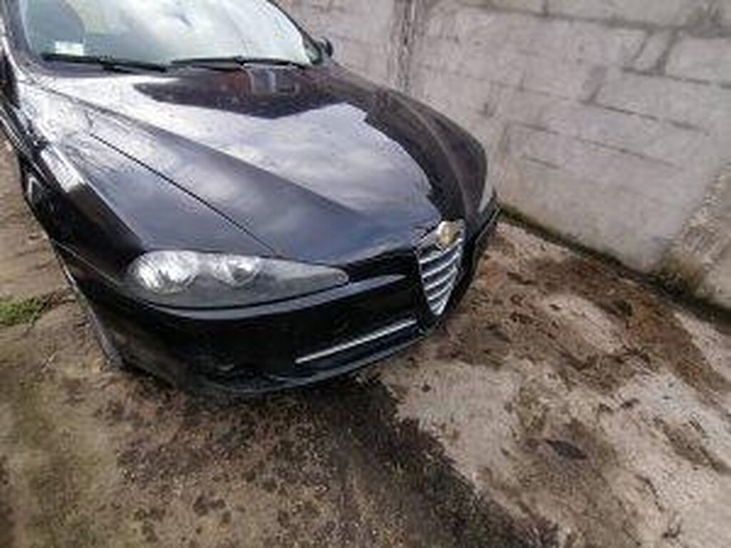 Alfa Romeo 147 RESTYLING hauba. Alfa Romeo 147 RESTYLING hauba