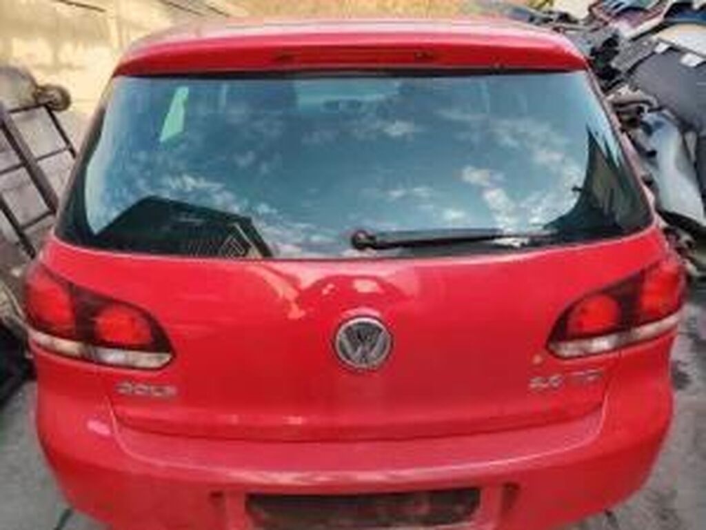 Golf 6 gepek vrata - 5 vrata crvena. Golf 6 gepek vrata - 5 vrata