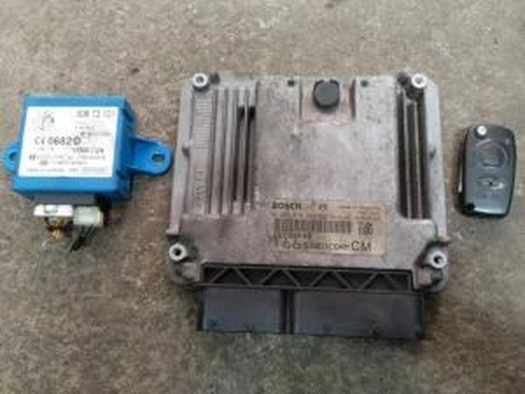 Alfa Romeo 166 motorni racunar set 2.4jtd. Alfa Romeo 166 motorni