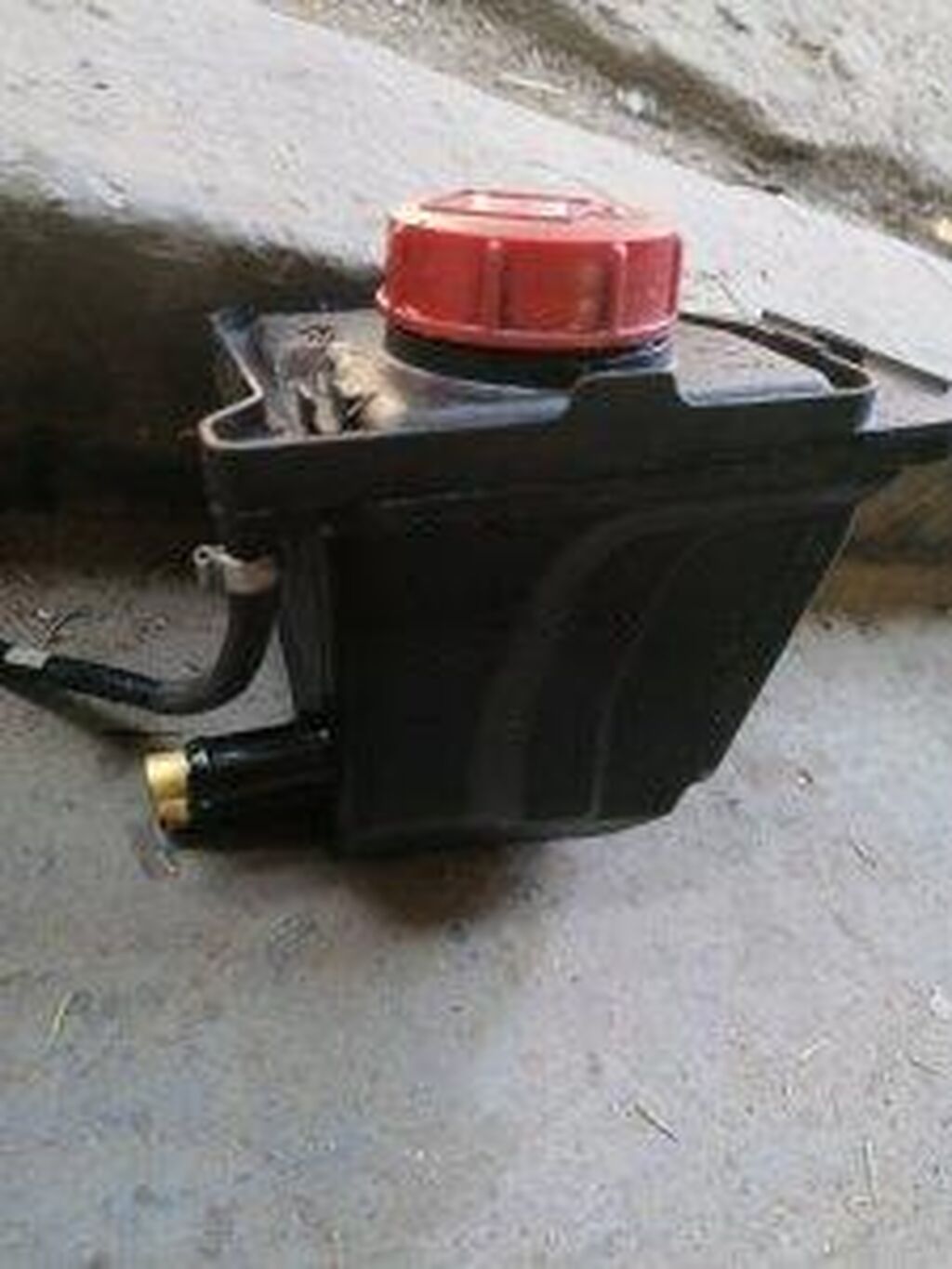 Alfa Romeo 159 2.2 JTS posuda za servo ulje. Alfa Romeo 159 2.2 JTS