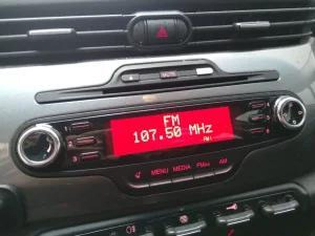 Alfa Romeo Giulietta cd radio. Alfa Romeo Giulietta cd radioOriginalni