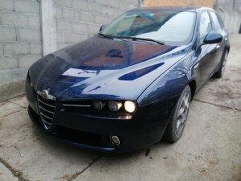 Alfa Romeo 159 soferka. Alfa Romeo 159 soferka Kontakt 146 2 pre 7