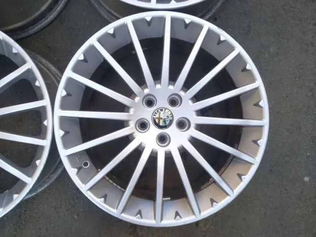 Alu felne R17 Alfa Romeo 5x98. Alu felne R17 Alfa Romeo