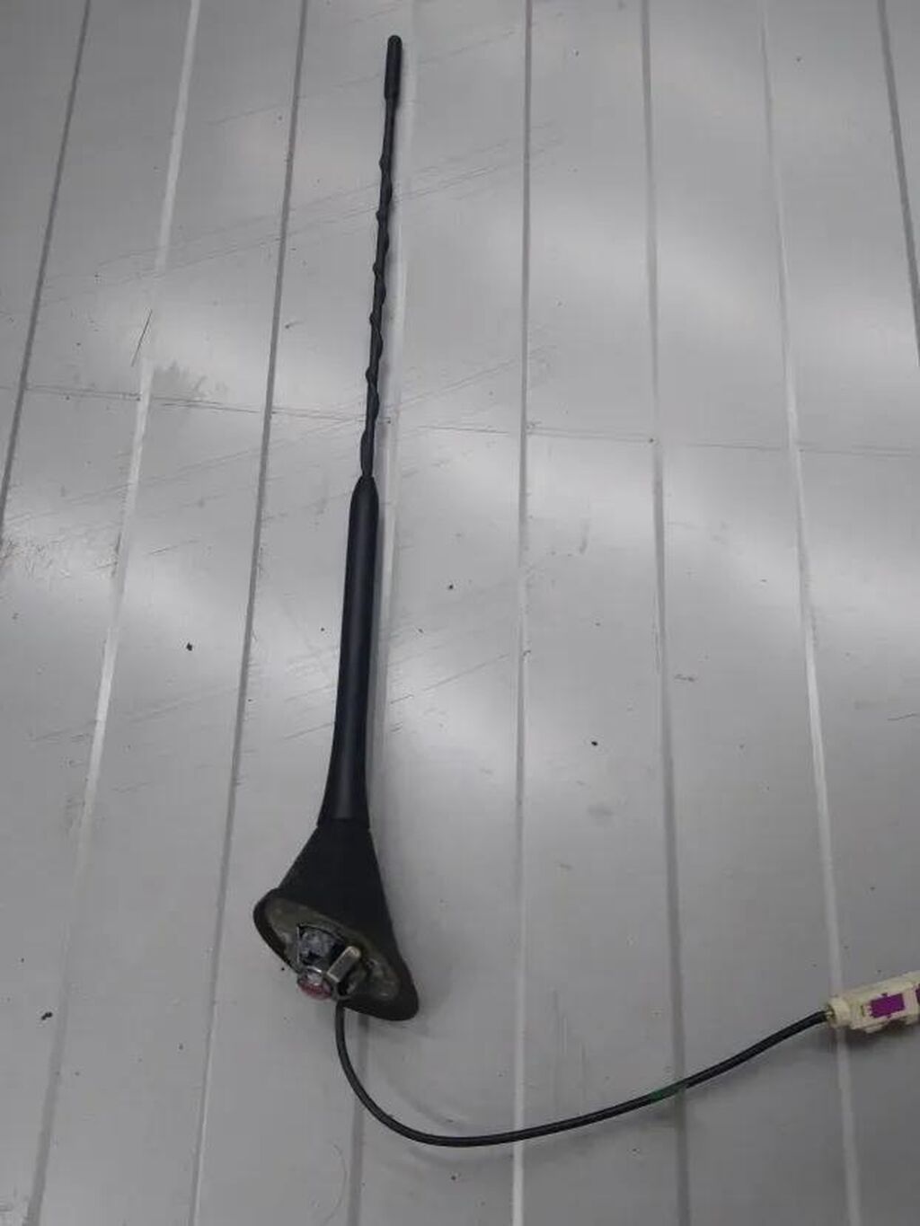 Fiat 500l antena. Fiat 500l antenaOriginalni delovi Moguca ugradnja