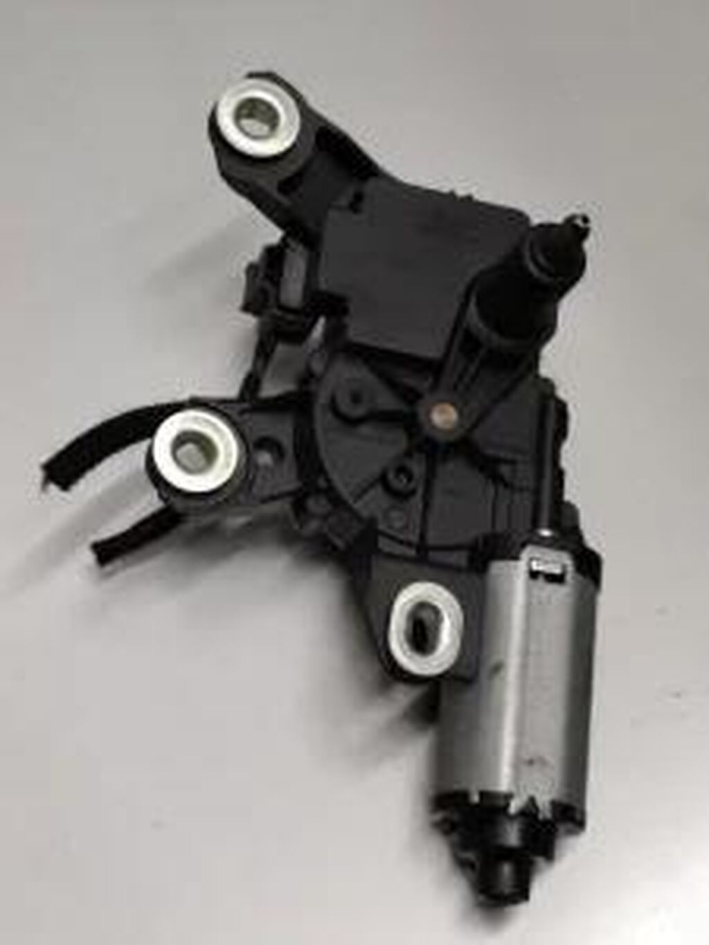 Audi a3 8v zadnji motor brisaca. Audi a3 8v zadnji motor brisaca
