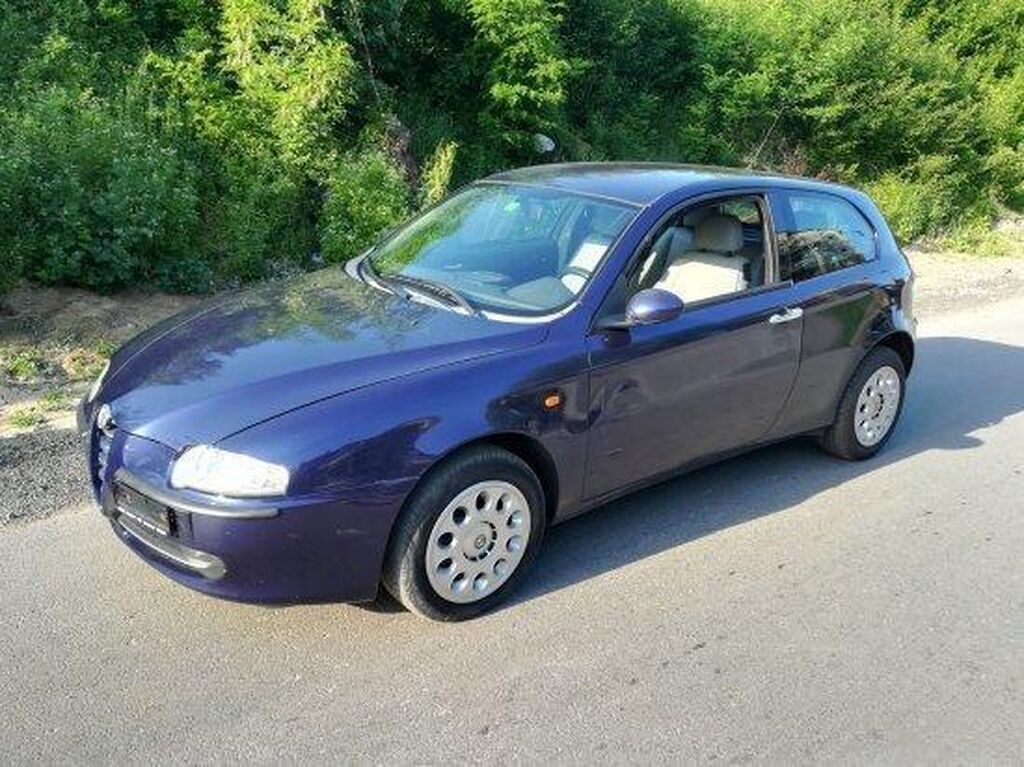 Alfa 147 levo krilo. Alfa 147 levo krilo
