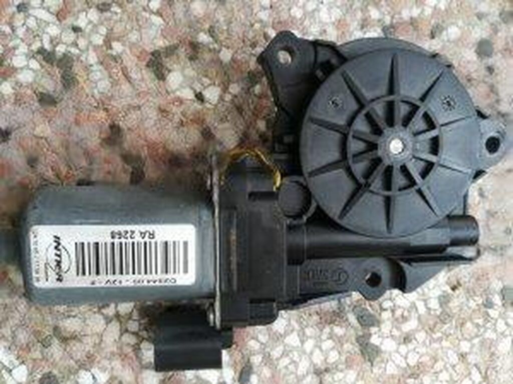 Motor podizaca stakla za Alfu 159. Motor podizaca stakla za Alfu 159