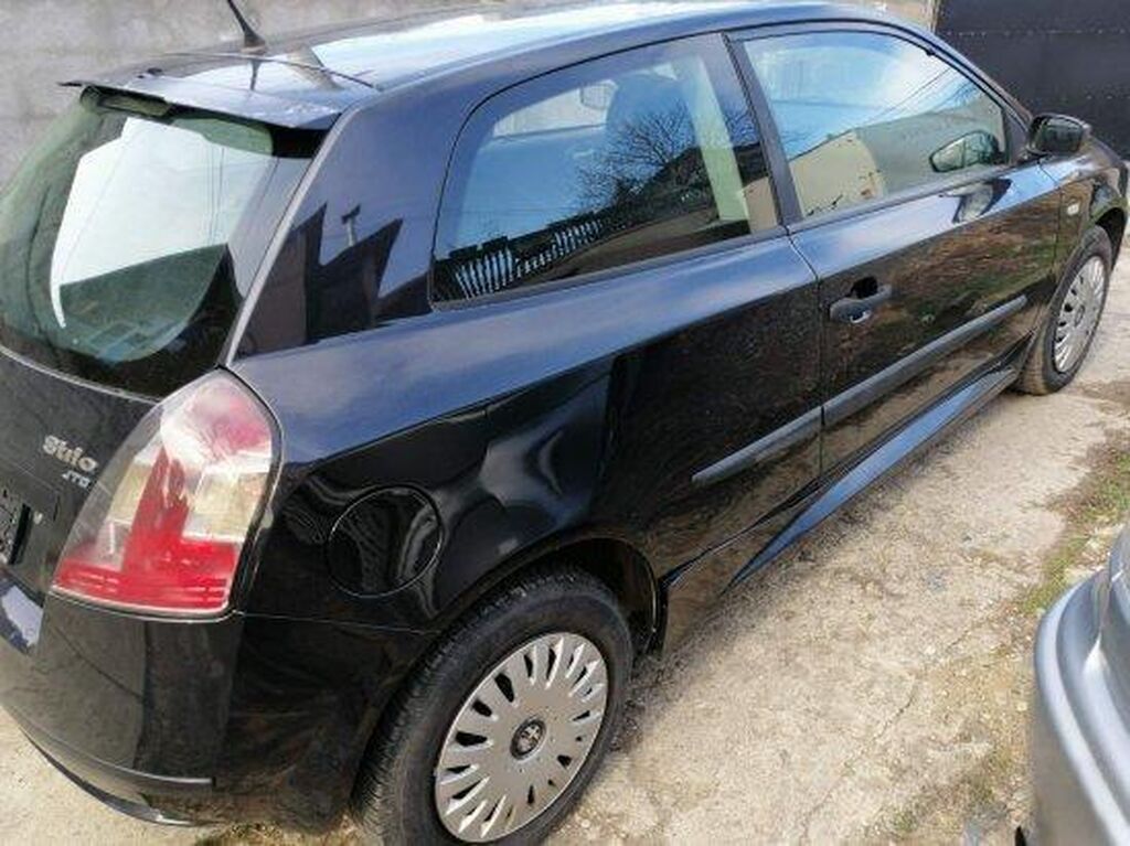 Fiat stilo 3v vrata glot. Originalni polovni delovi