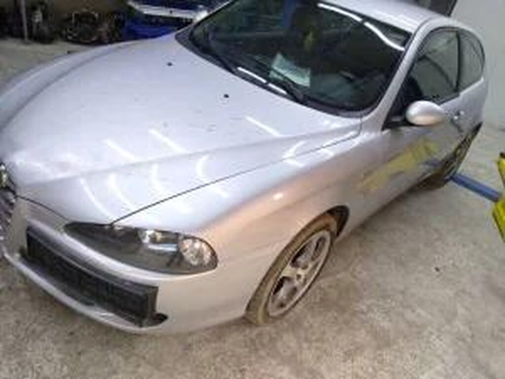 Alfa Romeo 147 restyling branik prednji kod boje 603. Alfa Romeo 147