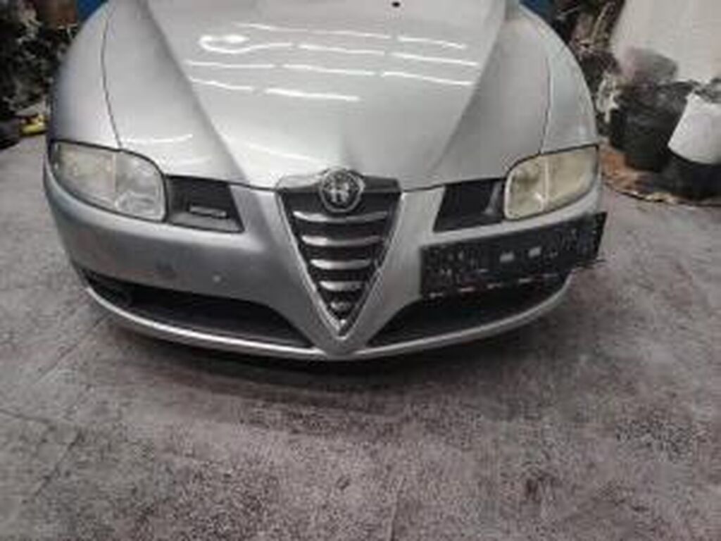 Alfa Romeo GT branik prednji kod boje 651. Alfa Romeo GT branik