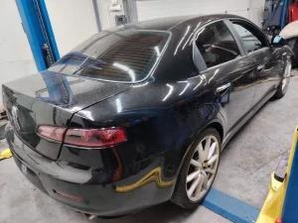 Alfa Romeo 159 zadnji branik kod boje 601. Alfa Romeo 159 zadnji